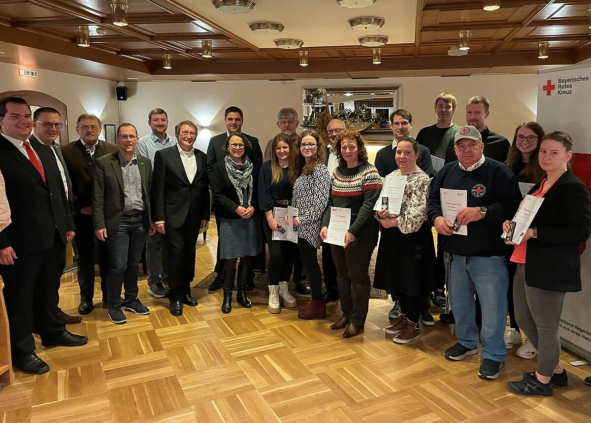 Regensburger Rotkreuzler*innen für Einsatz im Ahrtal und für ...